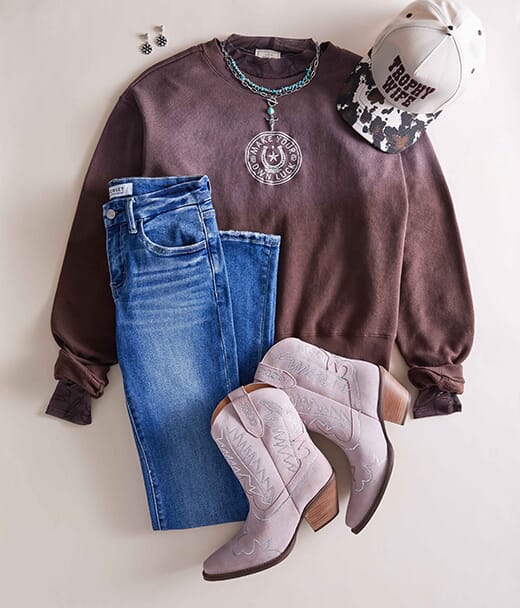 Women's Outfits | Buckle